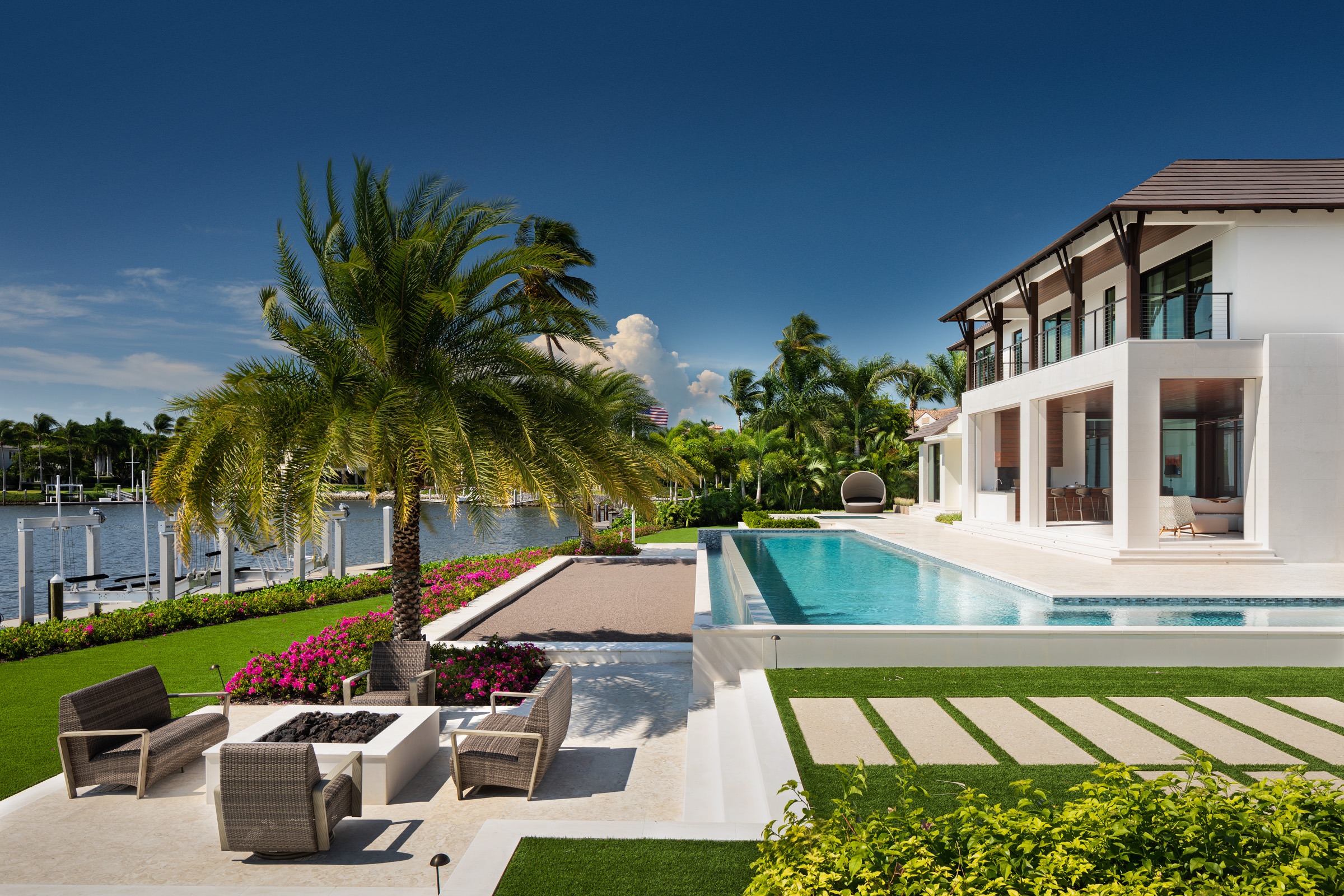 Residential Landscape Structures | BLUE Landscape & Outdoor Solutions
